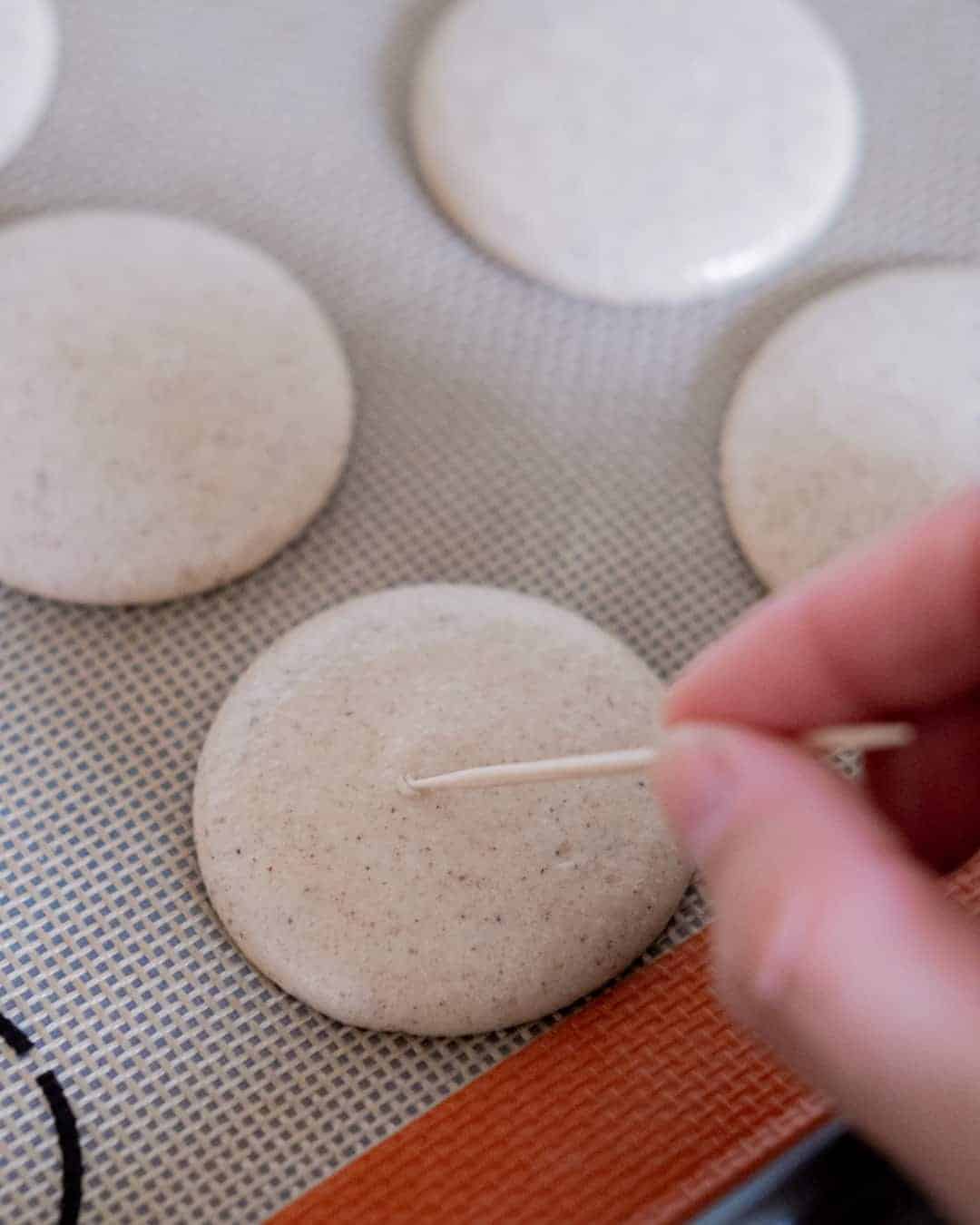 Dirty Chai Macarons – Broken Oven Baking