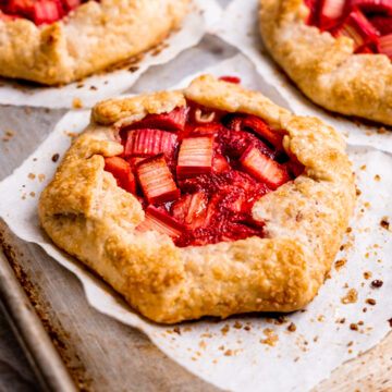 Easy Strawberry Rhubarb Crisp Recipe – Broken Oven Baking