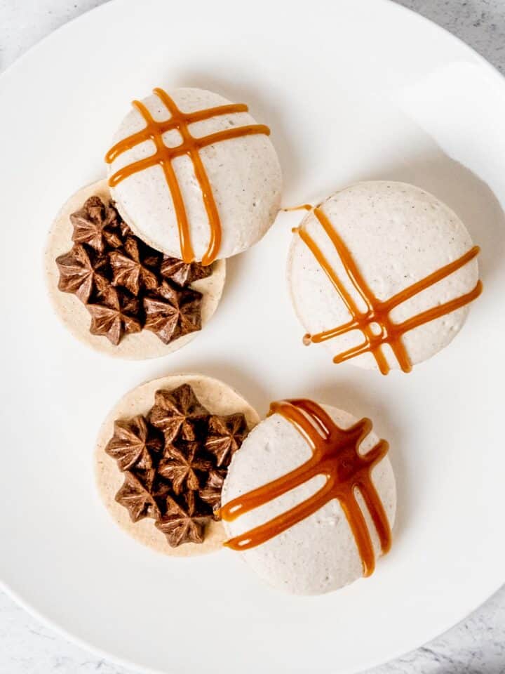 Dirty Chai Macarons – Broken Oven Baking