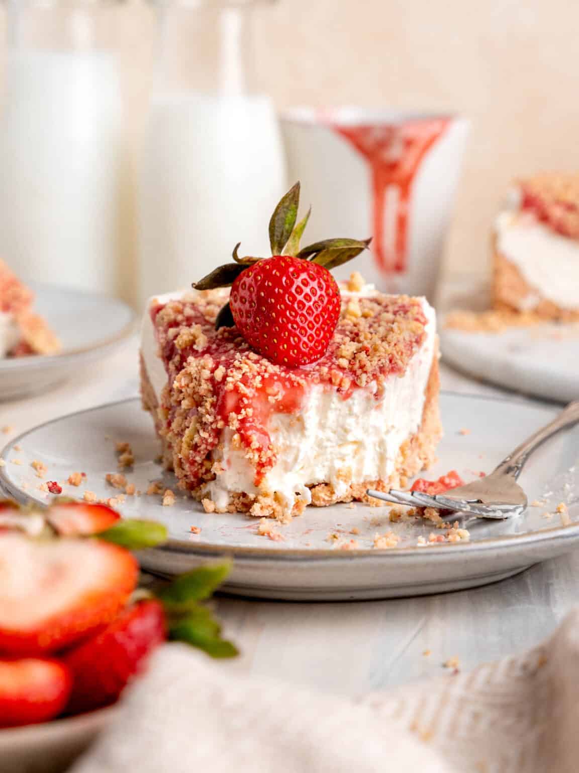 No Bake Strawberry Crunch Cheesecake – Broken Oven Baking