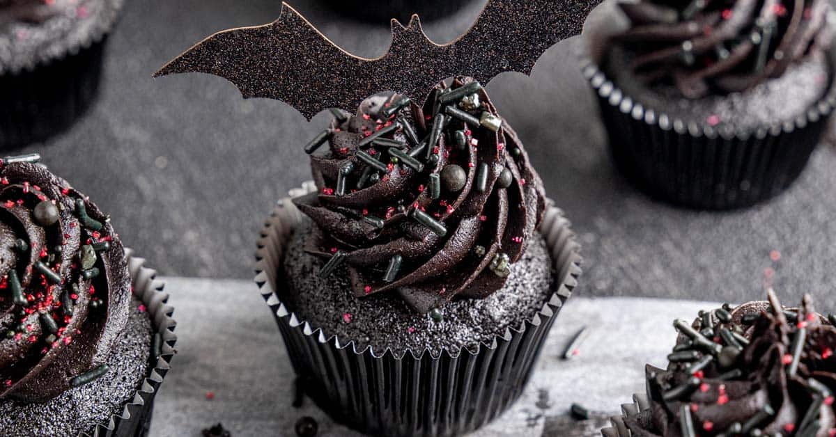 Black Velvet Cupcakes with Raspberry Filling – Broken Oven Baking
